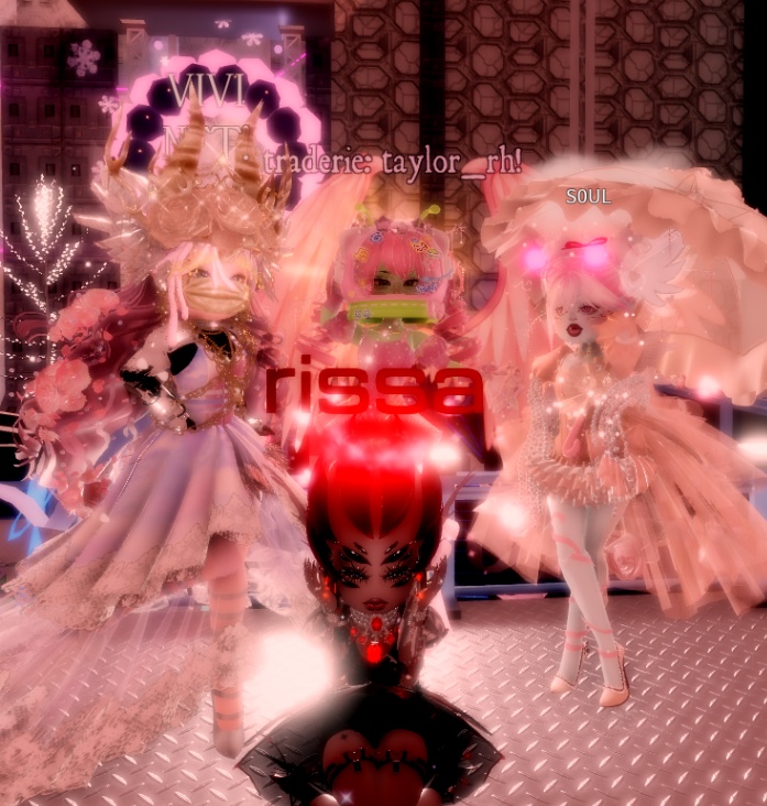 aliens1 by Taylor_rh | Royale High Outfit