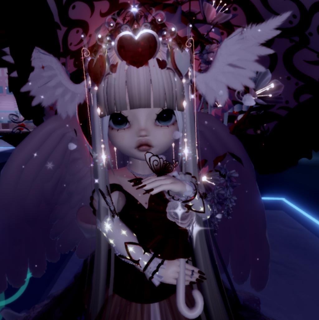 V2 by Luvrslace | Royale High Outfit