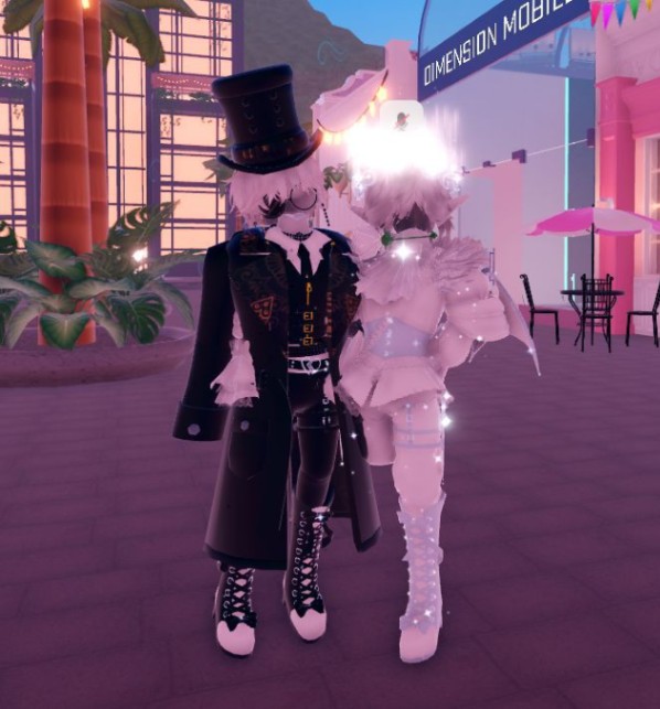 🦋⃤Black and White🦋⃤ by Luka_pvdl | Royale High Outfit