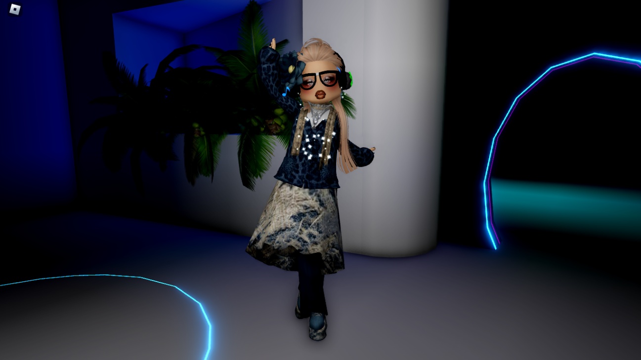 Cute jeans by lokinholukinhas | Royale High Outfit