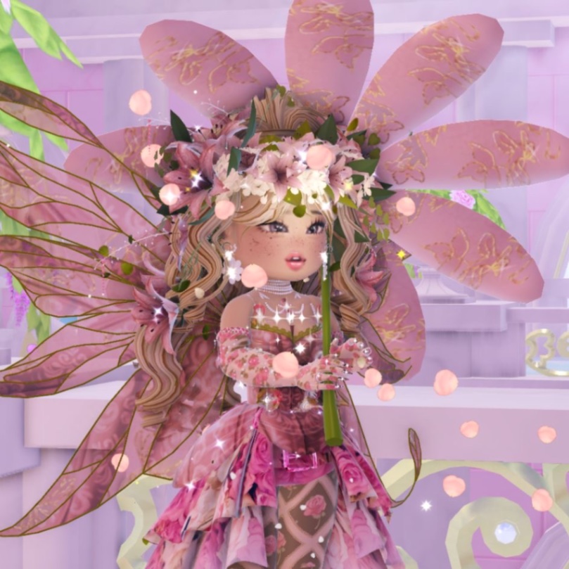 Not mine by Thelilissbest | Royale High Outfit