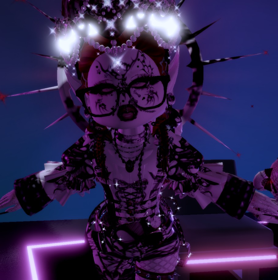 pat - im baackkkk by damians | Royale High Outfit