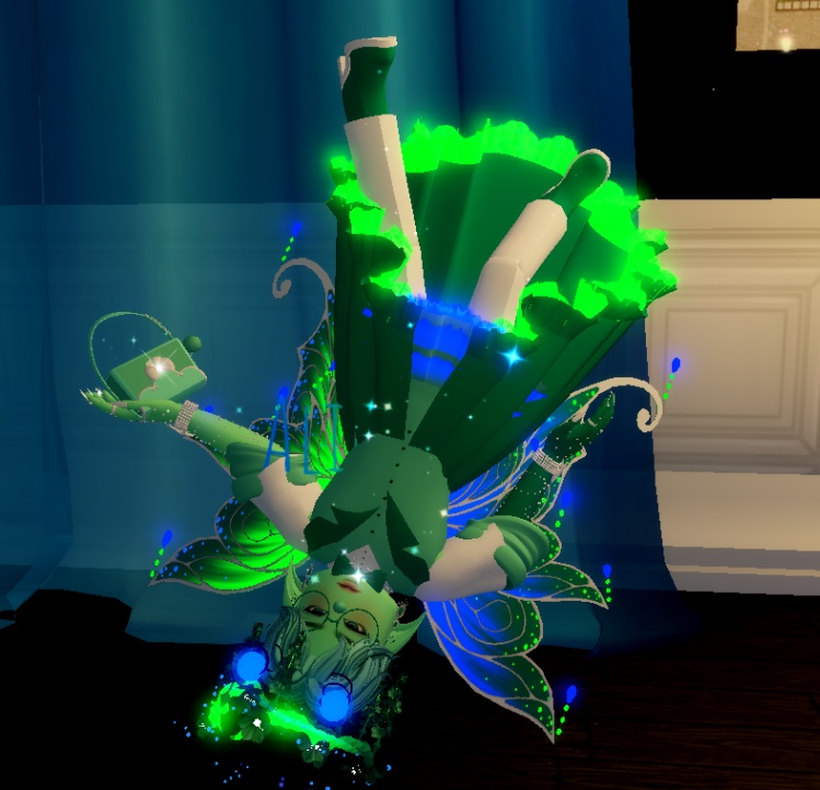 Alien by Milo_LOves_rblx | Royale High Outfit