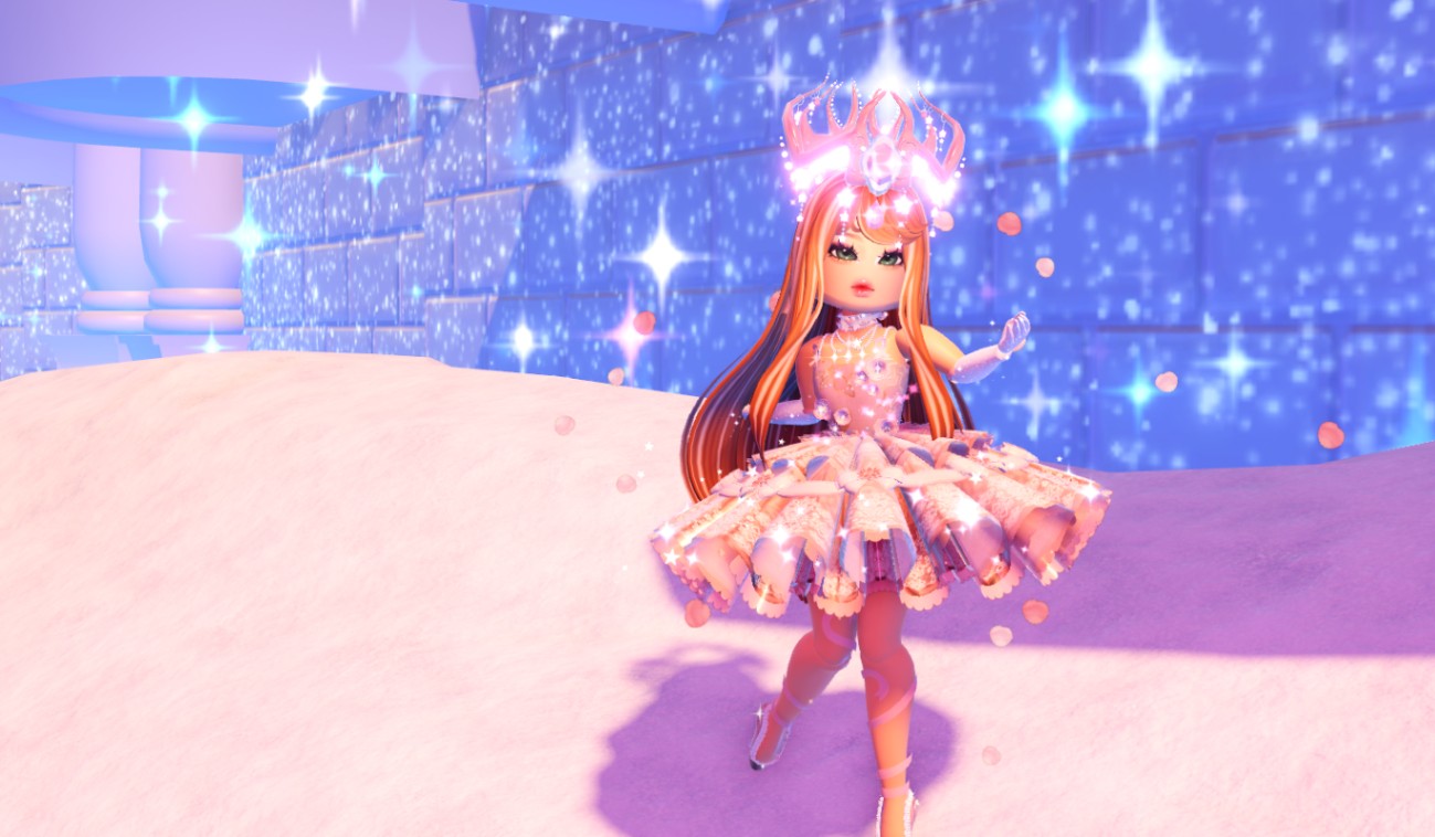 right after winning frosty fortitude! by laura269873293 | Royale High ...